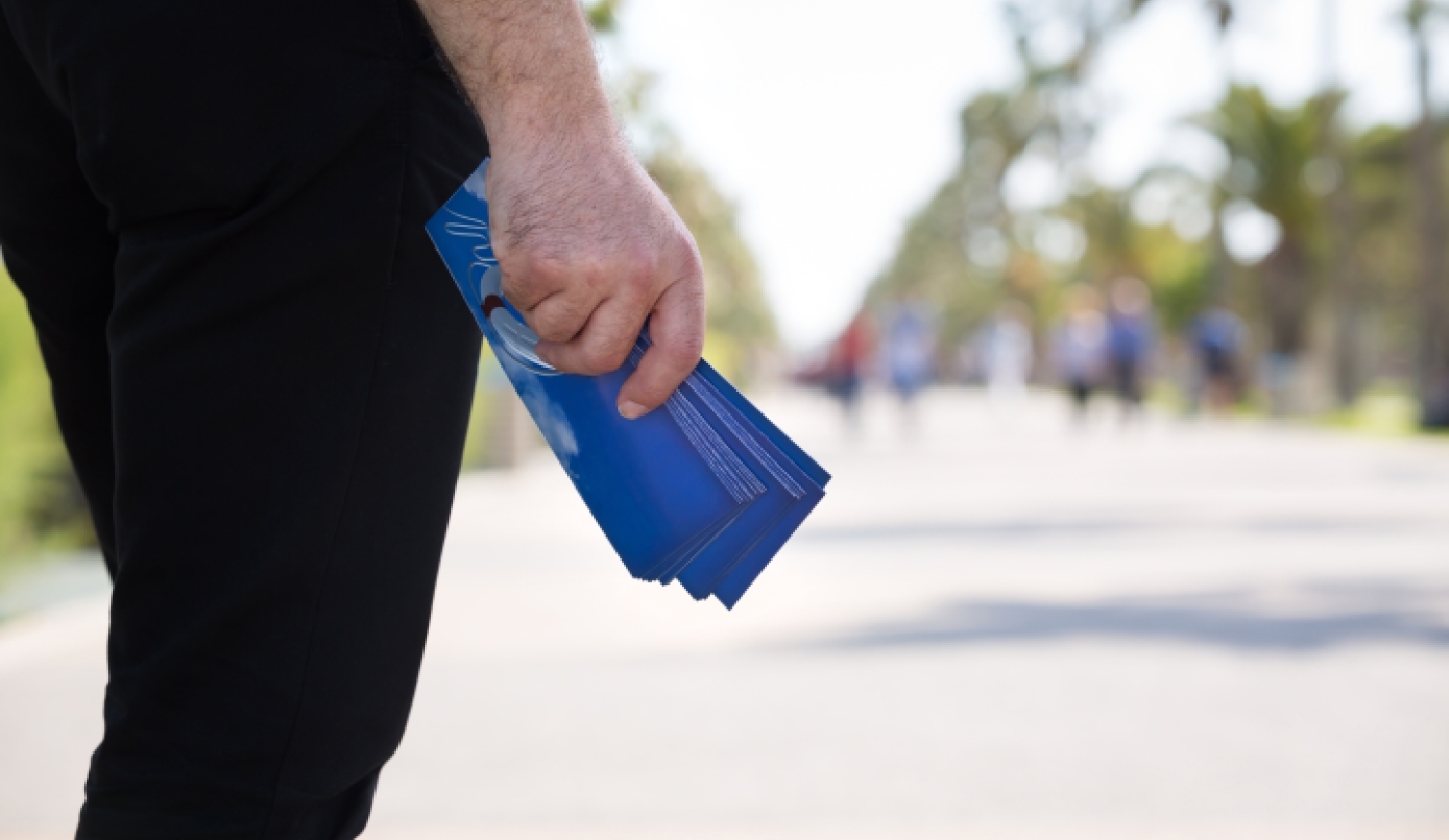 Flyer gratuit : téléchargez 3 modèles de flyers pour promouvoir votre ...